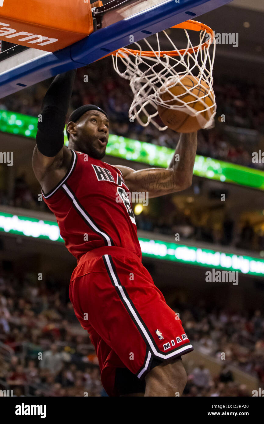 Lebron james miami heat dunks hi-res stock photography and images - Alamy