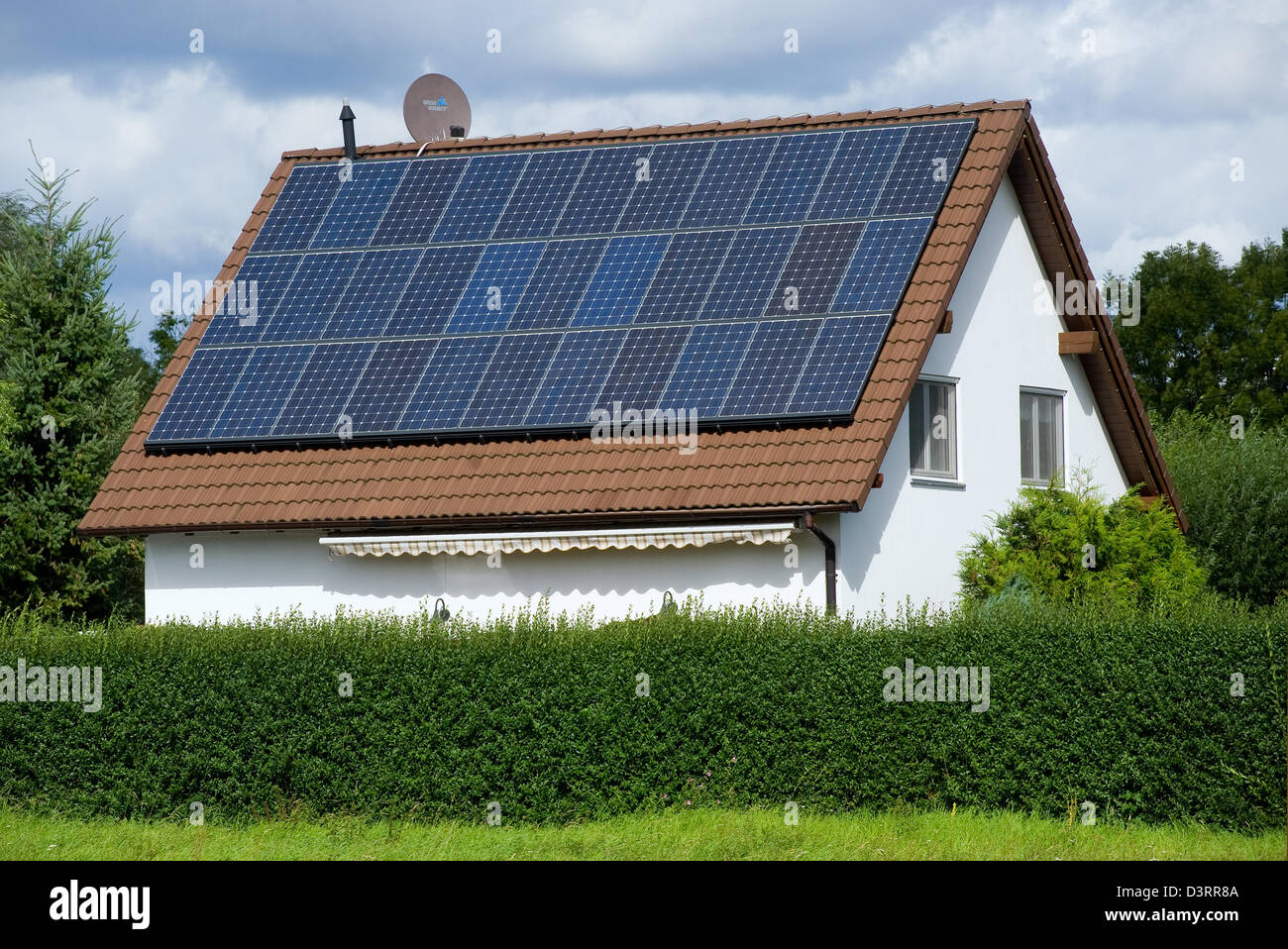 Schenkendorf, Germany, solar panels on the roof of a family home Stock ...