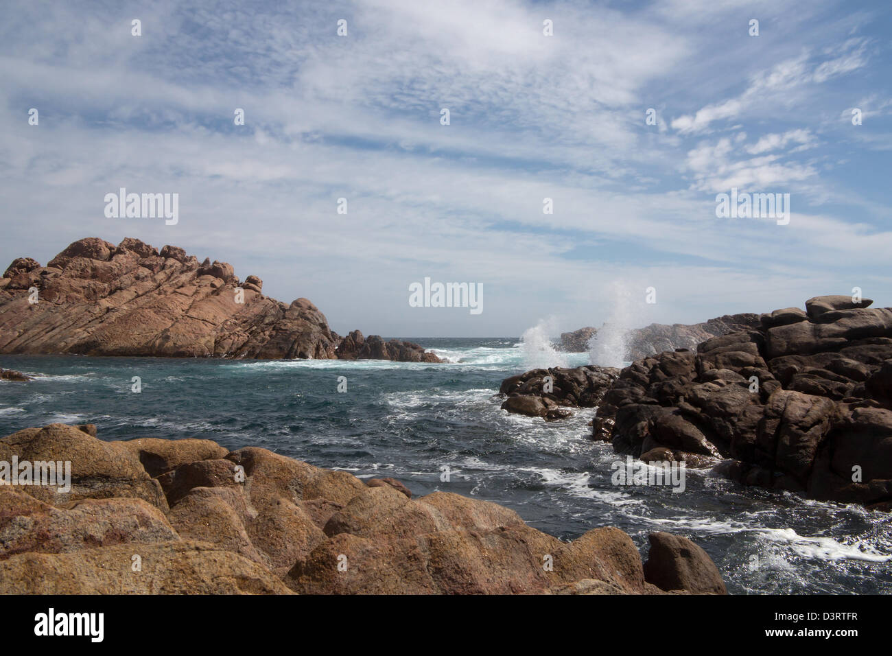 Breaking rock rocks australian landscape hi-res stock photography and ...