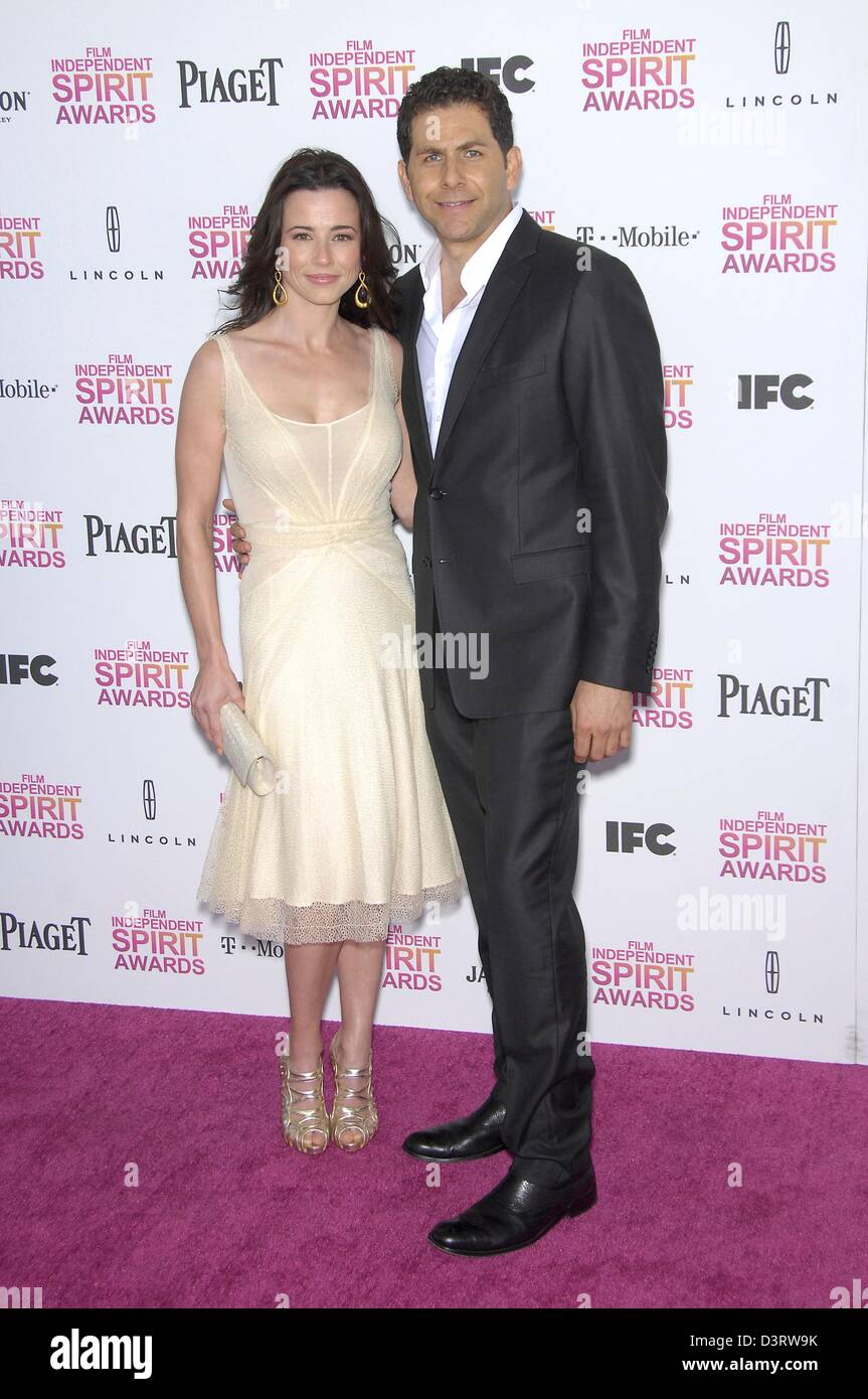 Linda Cardellini And Steven Rodriguez