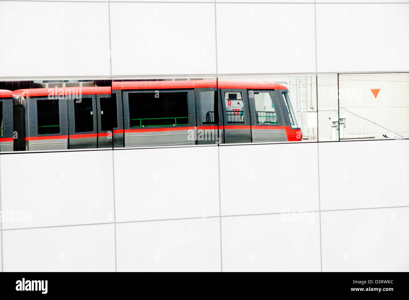 Train doors closed hi-res stock photography and images - Alamy