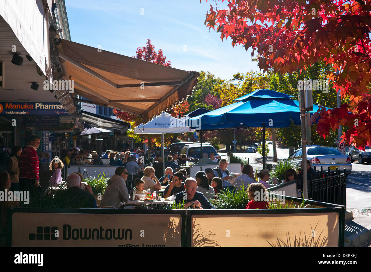 Lunchtime diners at a cafe in Manuka. Canberra, Australian Capital ...