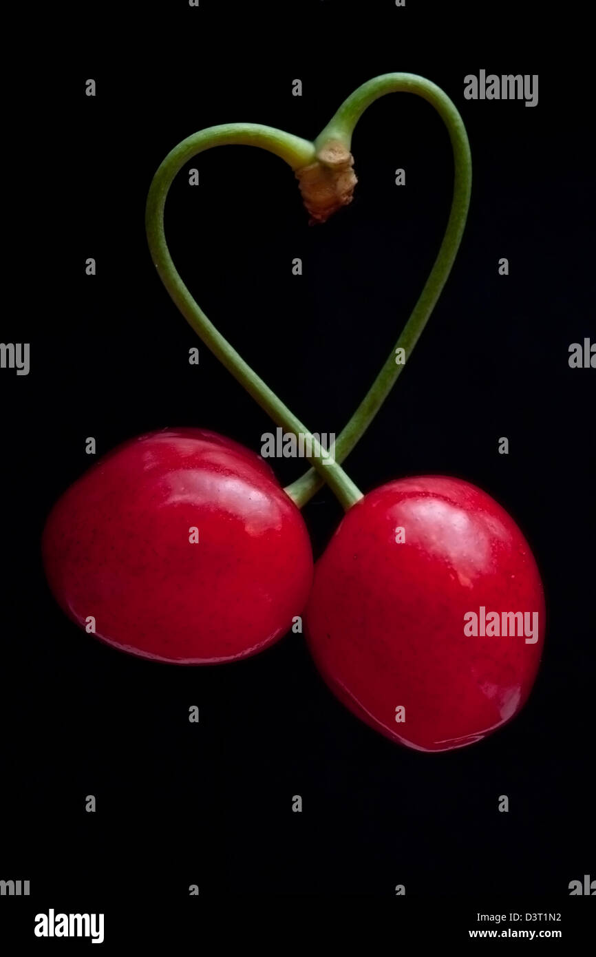 Black heart cherry hi-res stock photography and images - Alamy