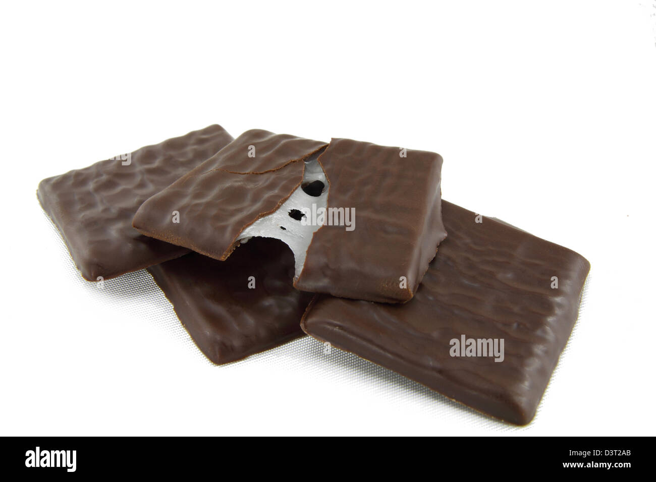 Dark chocolate thins hi-res stock photography and images - Alamy
