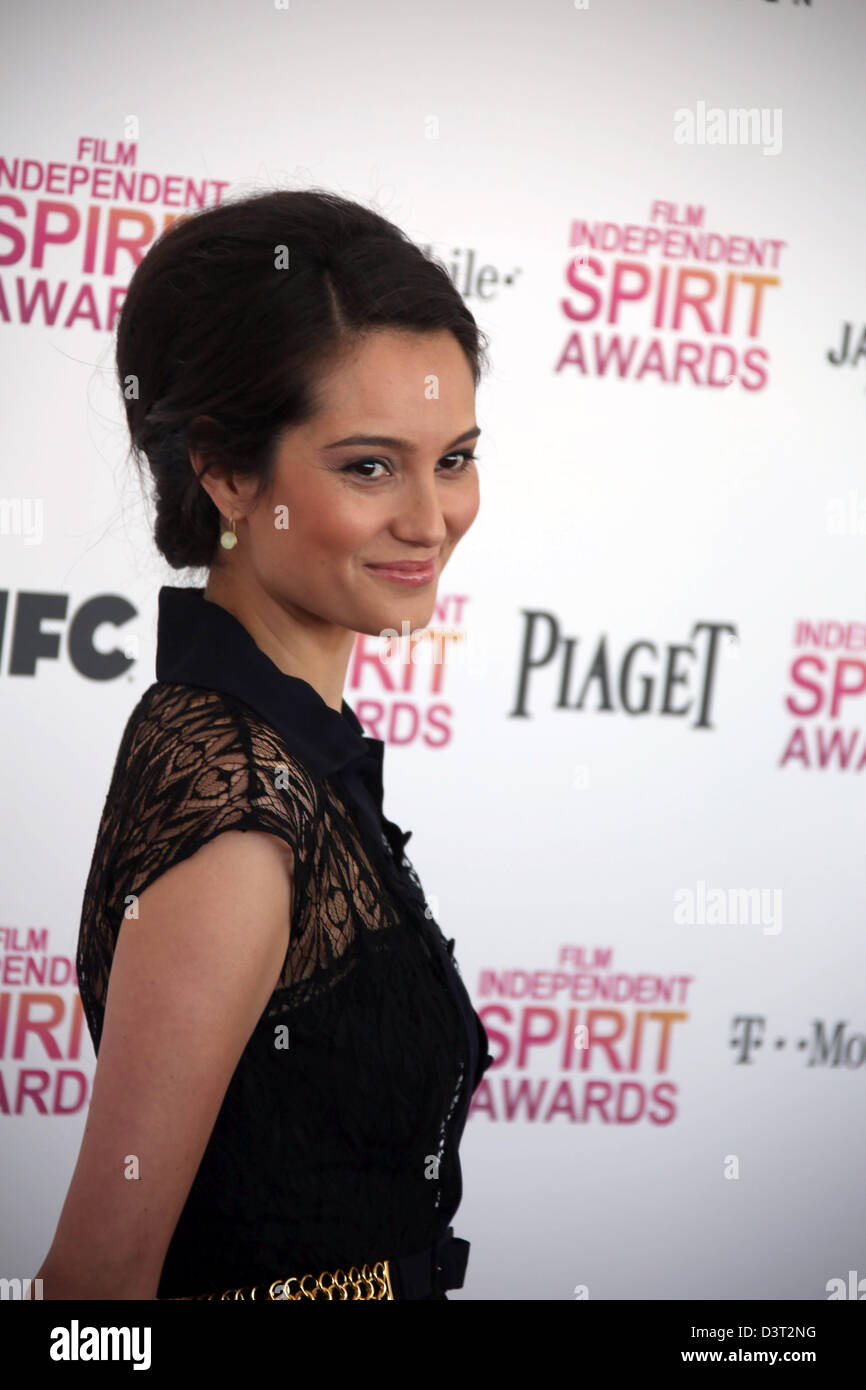 Actress Emma Heming arrives at the 2013 Film Independent Spirit Awards ...
