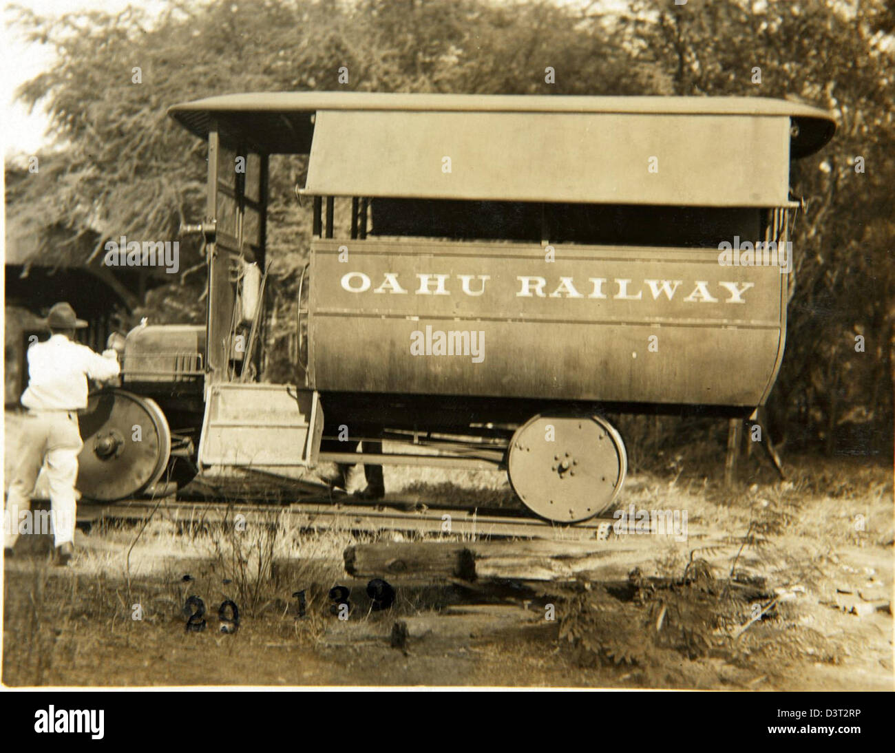 This photo from Karle Criss' Special Collection depicts the Oahu ...