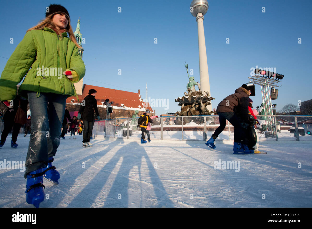 Berlin, Germany, ice skating on Fountain of Neptune Stock Photo - Alamy