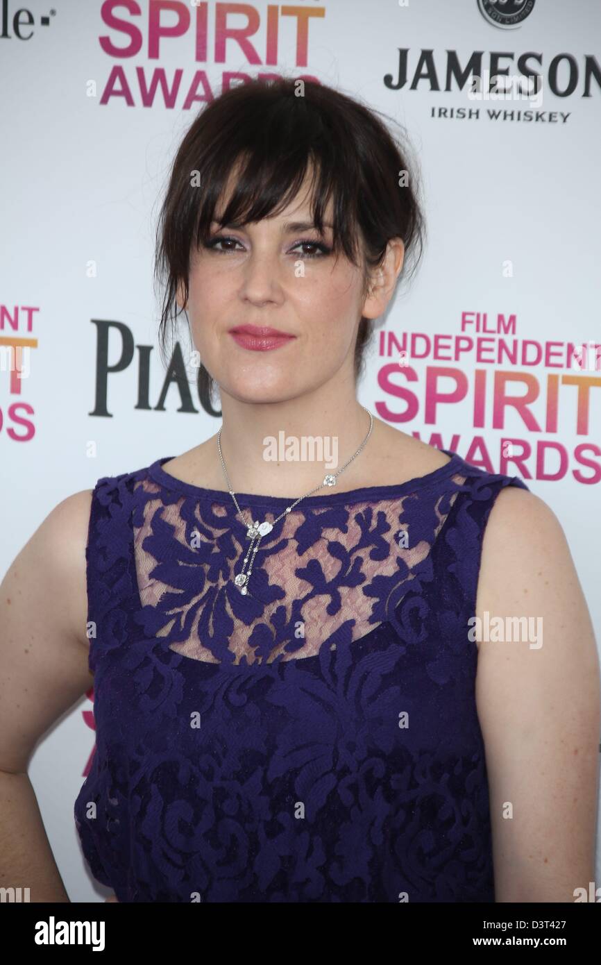 Actress Melanie Lynskey arrives at the 2013 Film Independent Spirit ...