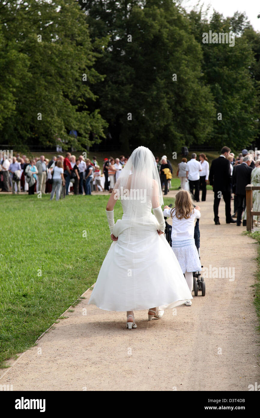 German traditional wedding dress hi-res stock photography and images ...