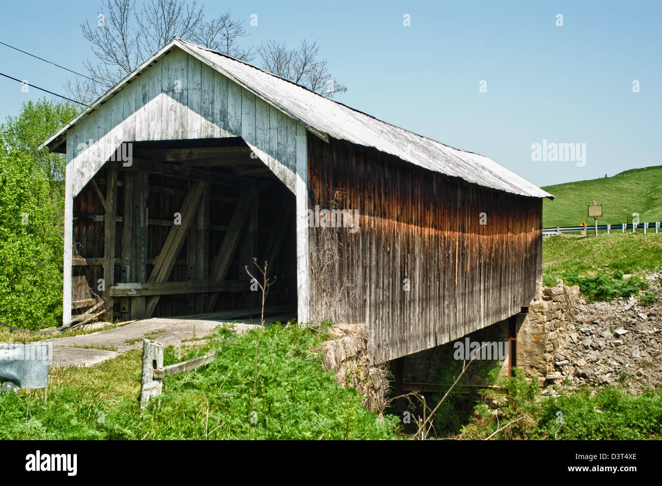 Hillsboro Covered Bridge (also known as the Grange City Covered Bridge ...