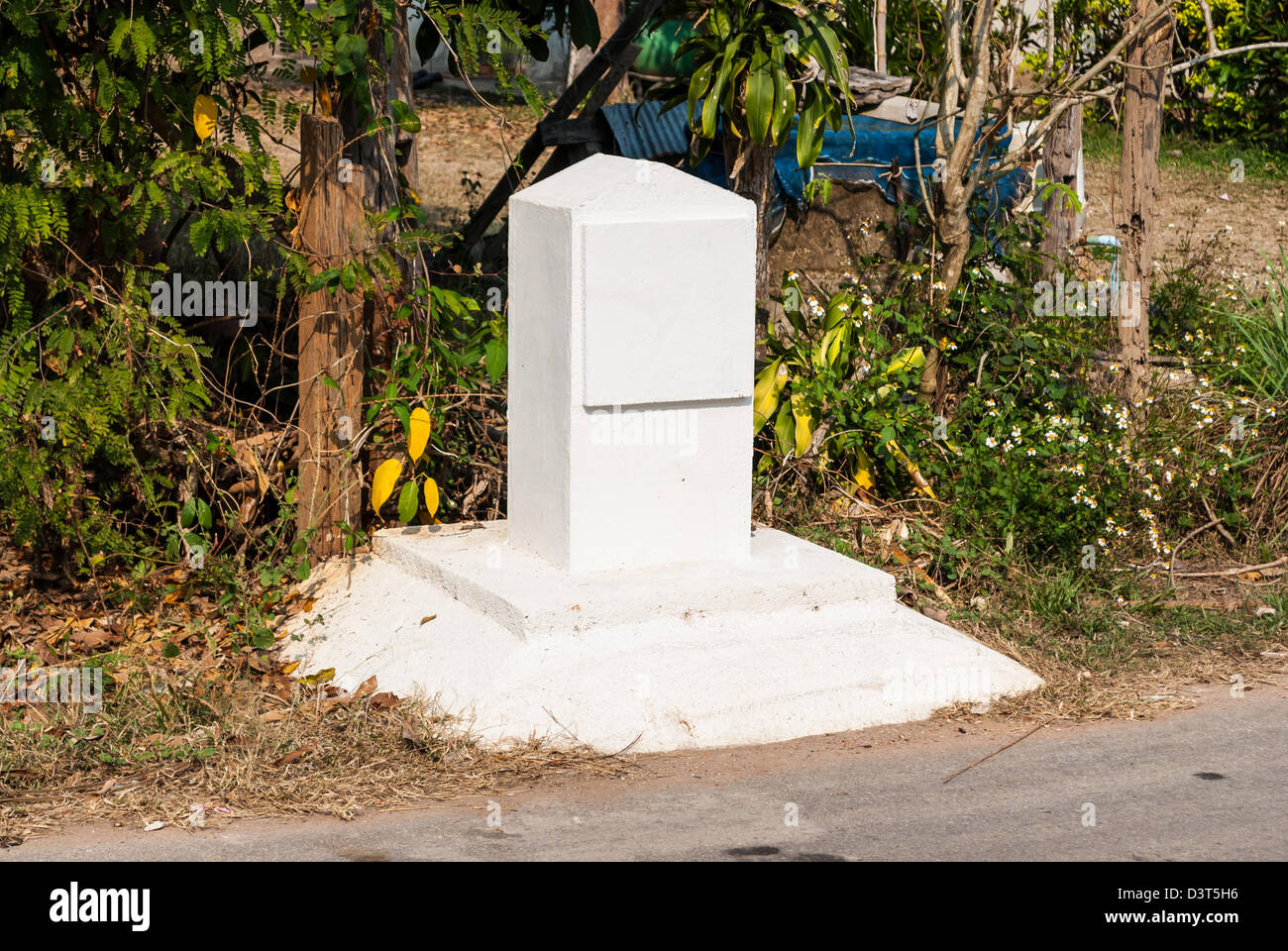 Kilometer road sign hi-res stock photography and images - Alamy