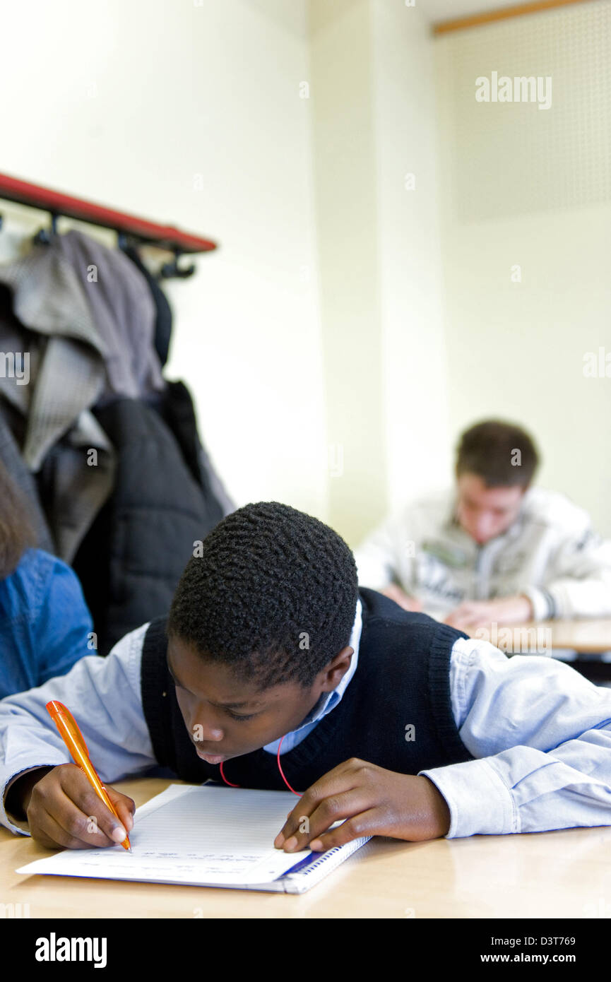 Boys school class hi-res stock photography and images - Alamy