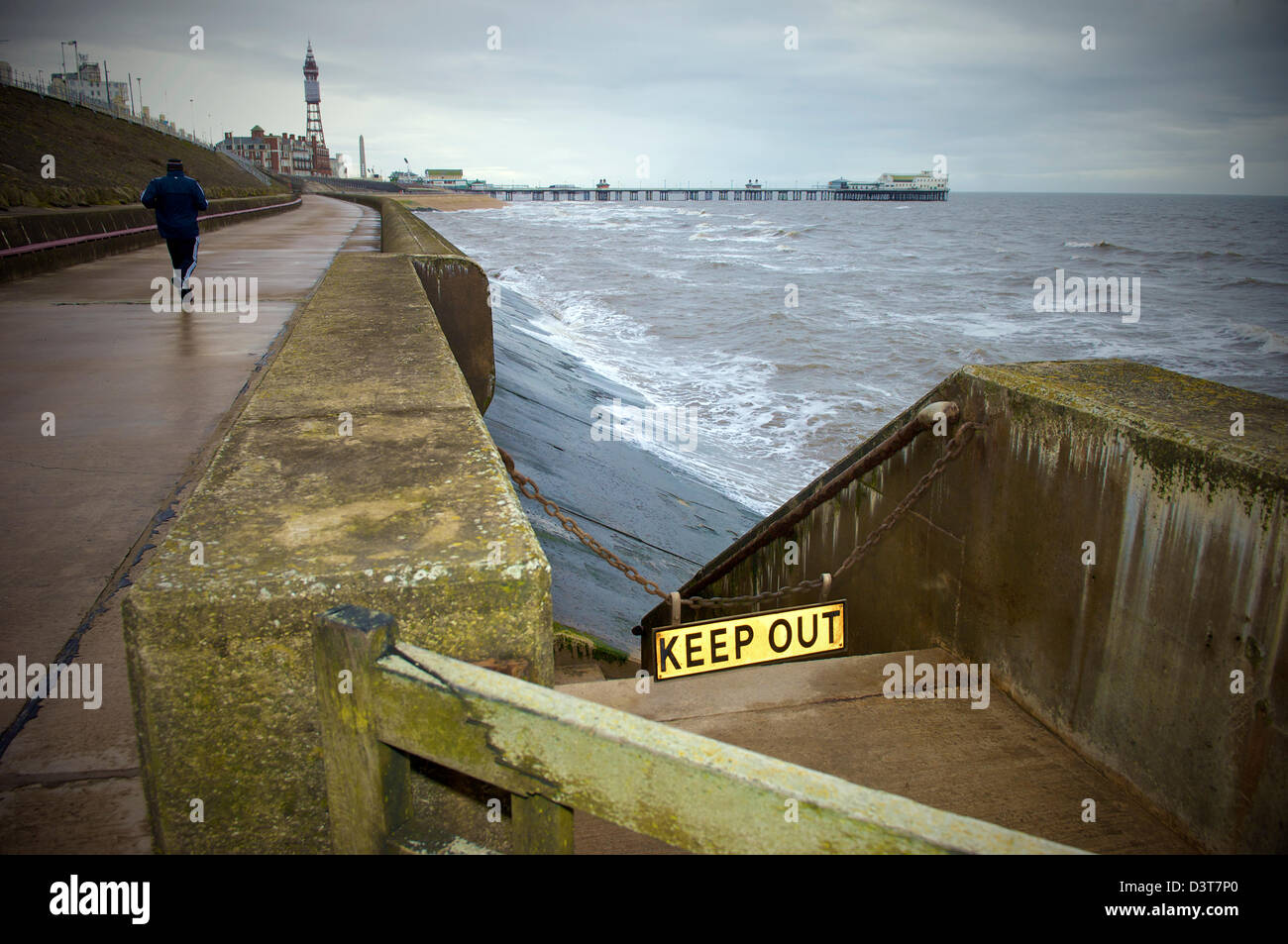 Old concrete seawall hi-res stock photography and images - Alamy
