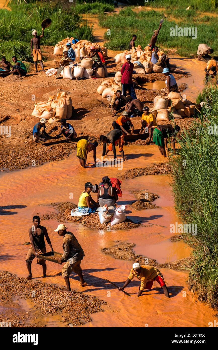 Madagascar ilakaka sapphire mining hi-res stock photography and images ...