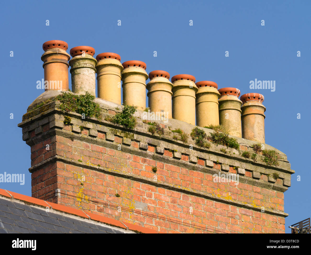 Chimney pots uk hi-res stock photography and images - Alamy