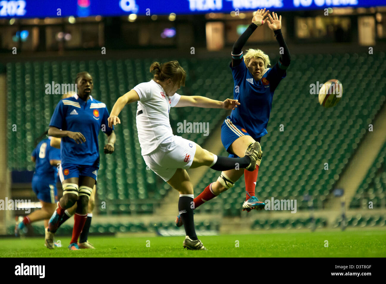 Rugby kick women hi-res stock photography and images - Alamy