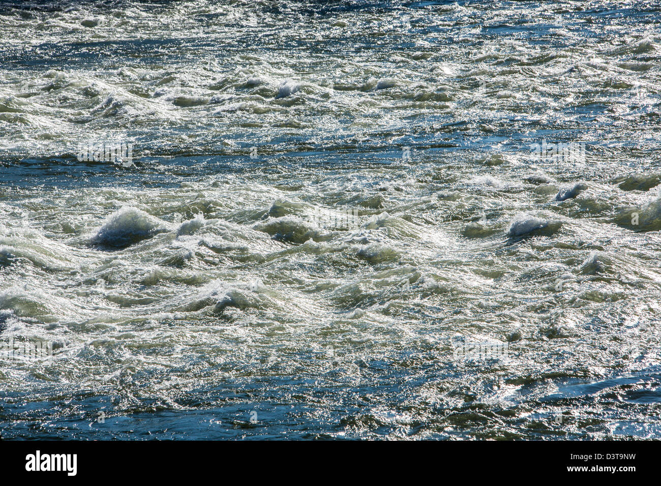 Water splash in motion hi-res stock photography and images - Alamy