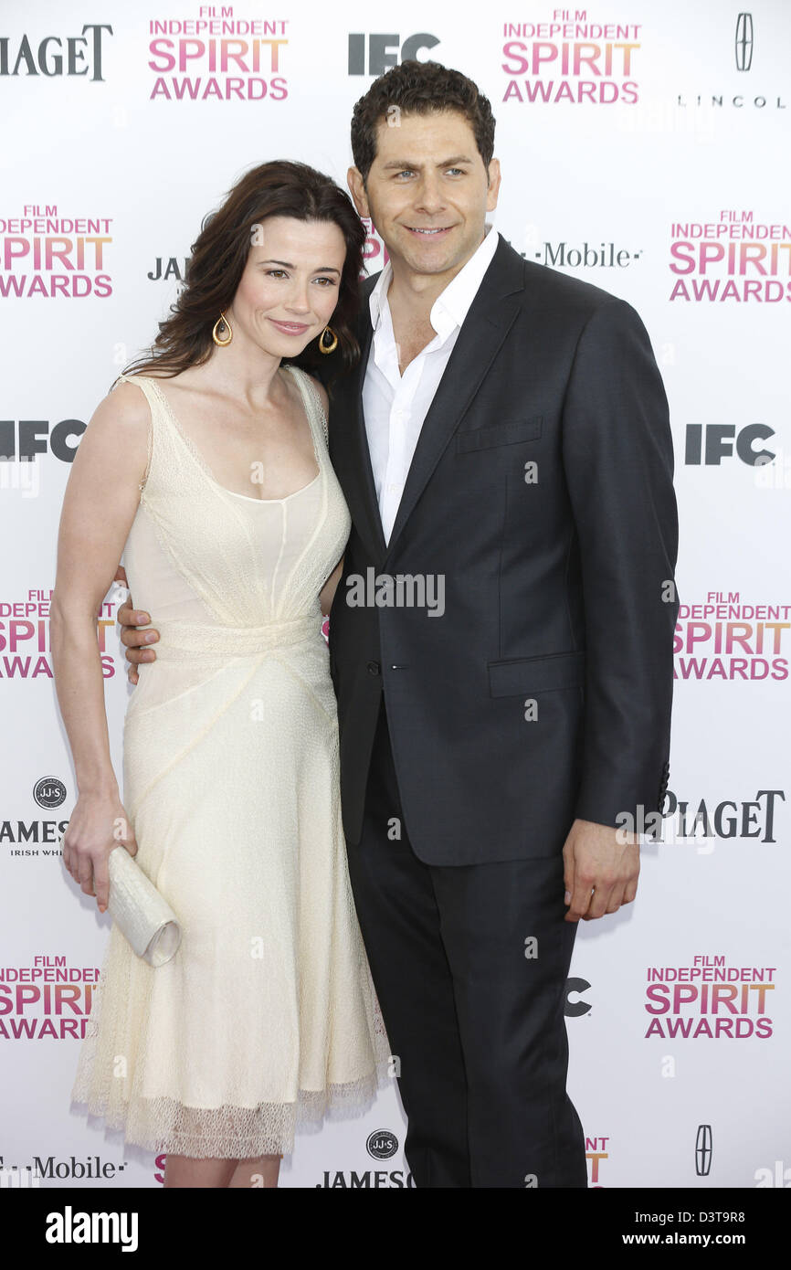 Linda cardellini and steve rodriguez hi-res stock photography and ...