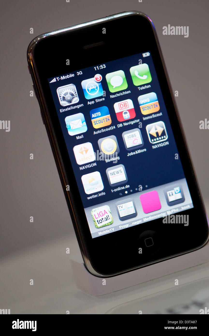 Iphone vertical hi-res stock photography and images - Alamy