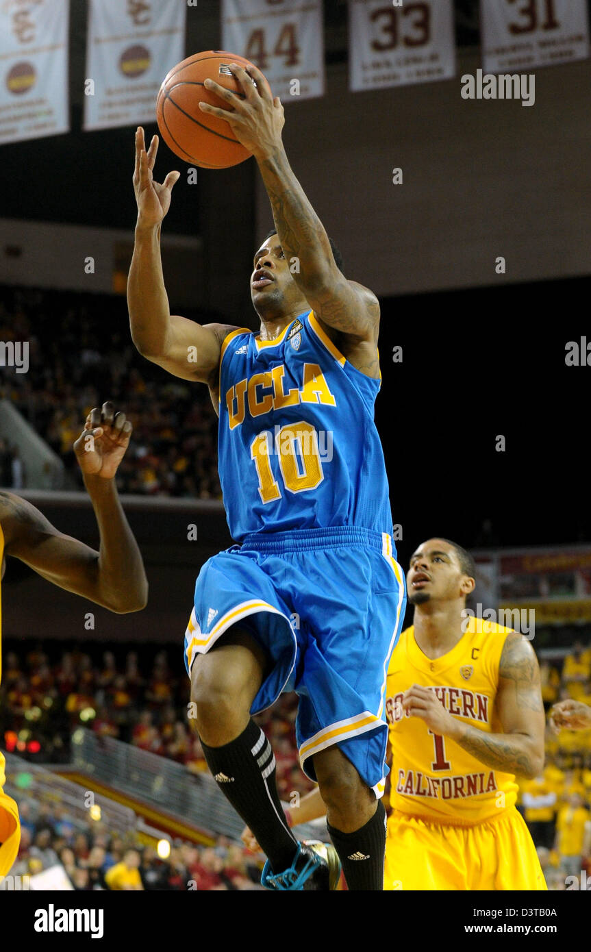 Larry david basketball hi-res stock photography and images - Alamy