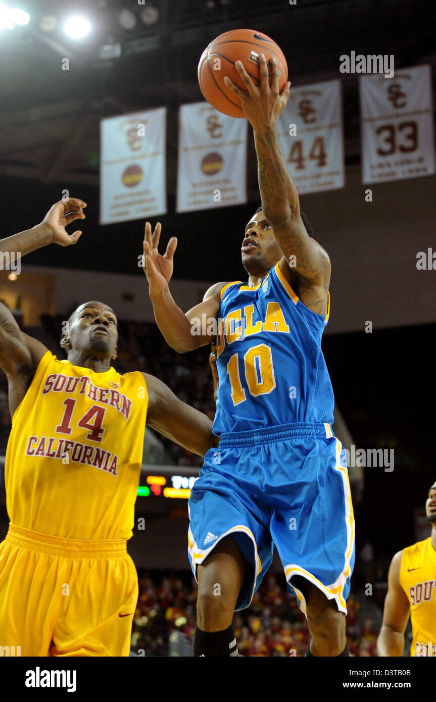 Larry david basketball hi-res stock photography and images - Alamy