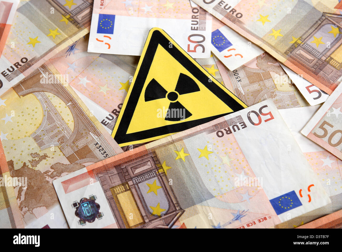 Nuclear symbol icon hi-res stock photography and images - Alamy