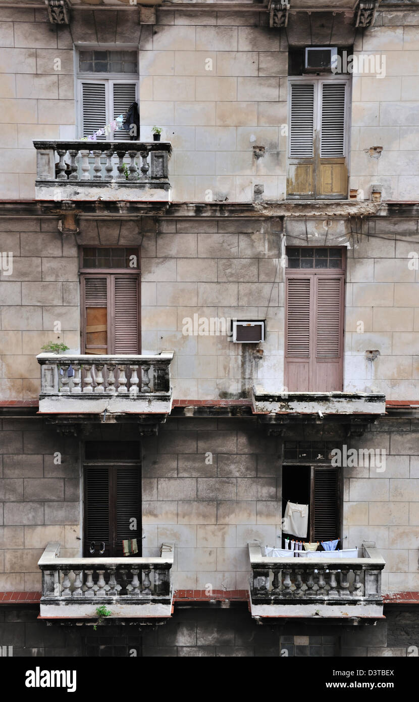 Facade with balconies, Havana, Cuba Stock Photo - Alamy