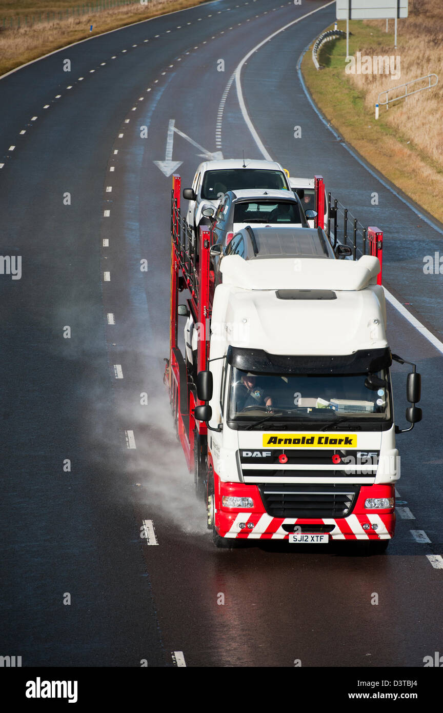 Spray from cars motorway hi-res stock photography and images - Alamy