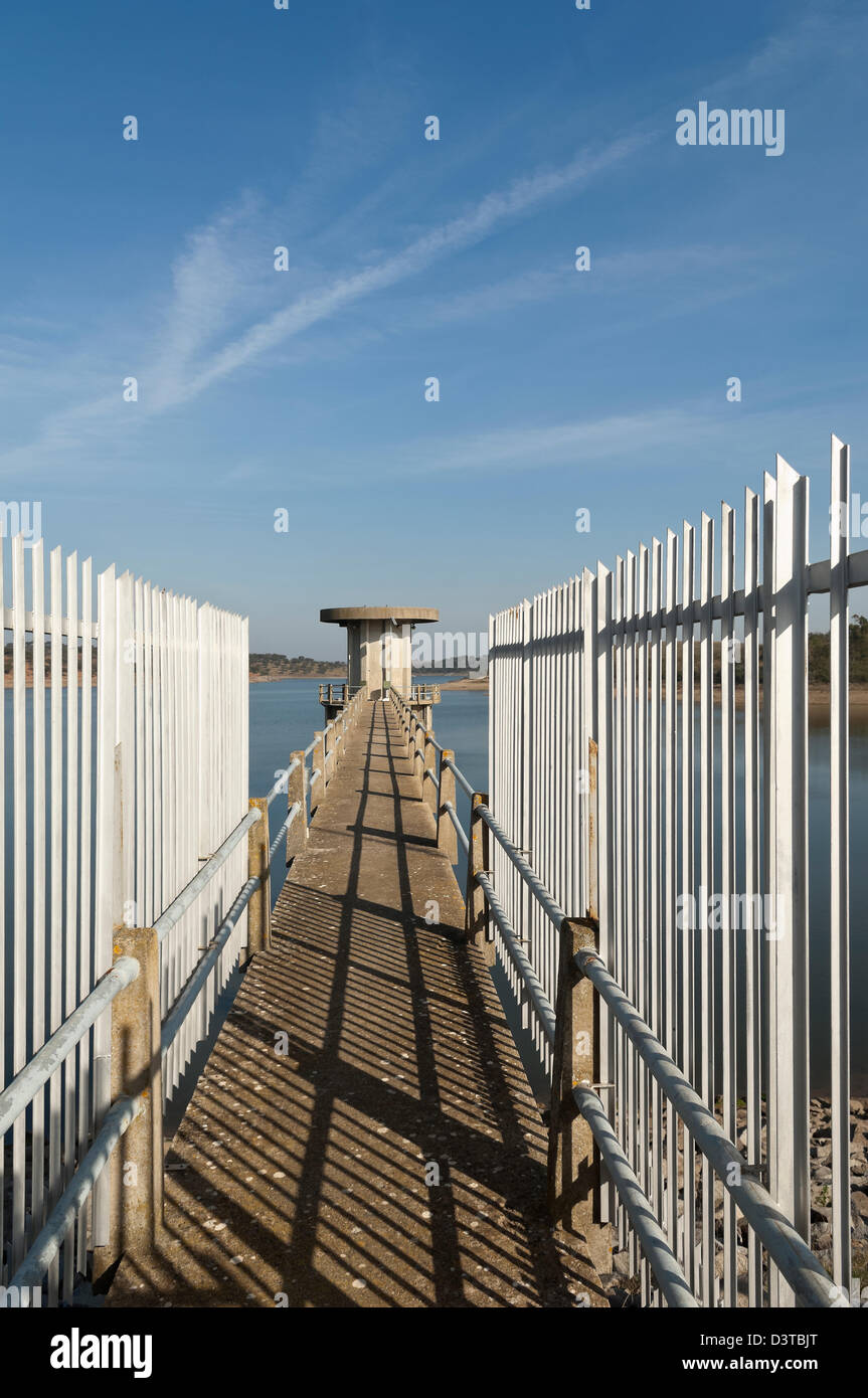 Reservoir outlet tower hi-res stock photography and images - Alamy