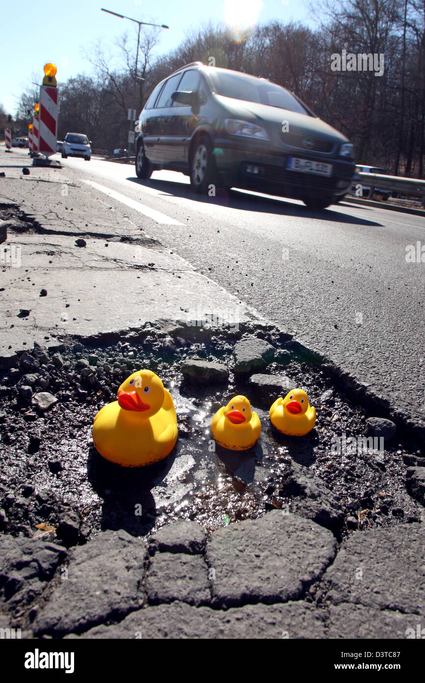 Rubber duck puddle hi-res stock photography and images - Alamy