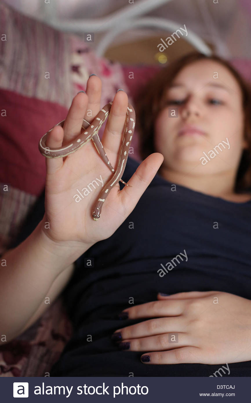 Girl Holding Snake Stock Photos & Girl Holding Snake Stock Images - Alamy