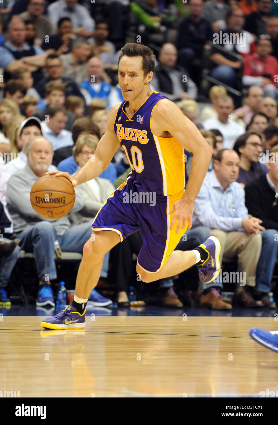 Steve Nash Basketball High Resolution Stock Photography and Images - Alamy