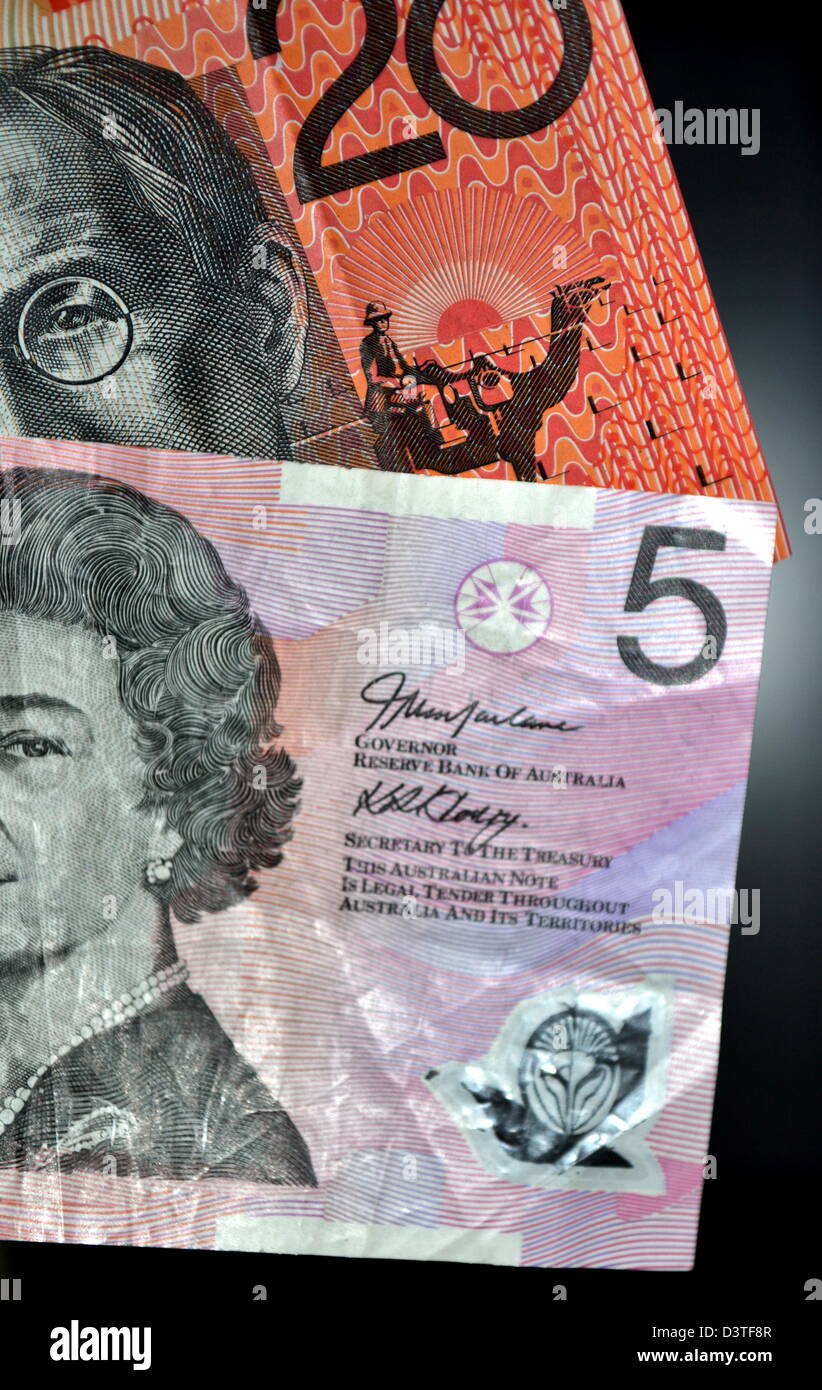 Australian $5 and $20 notes Stock Photo - Alamy