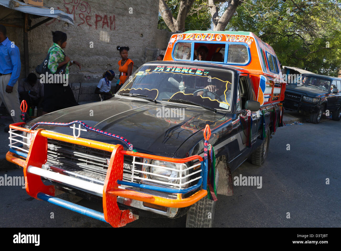 Tap tap taxi bus hi-res stock photography and images - Alamy