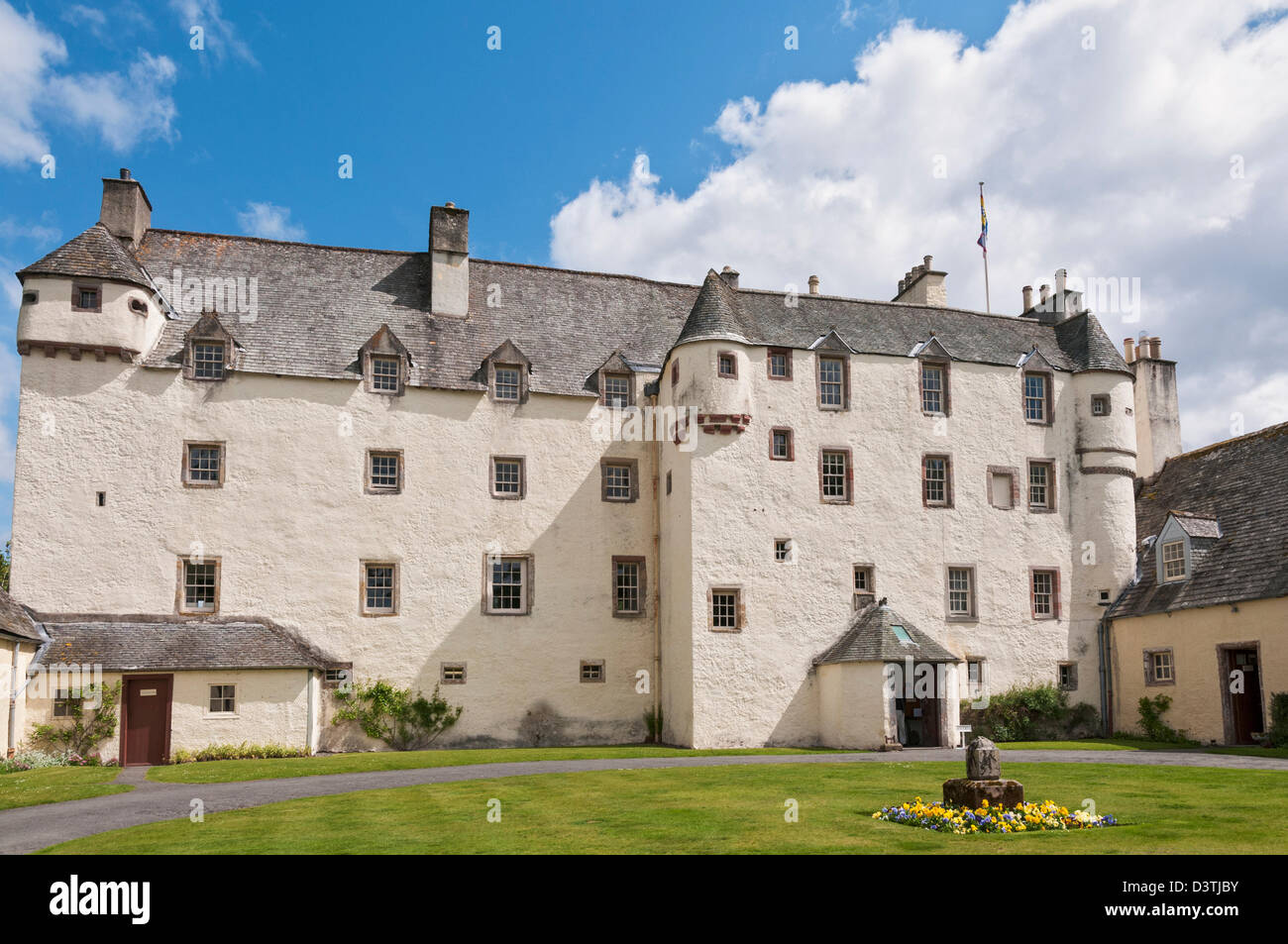 Scotland traquair house hi-res stock photography and images - Alamy
