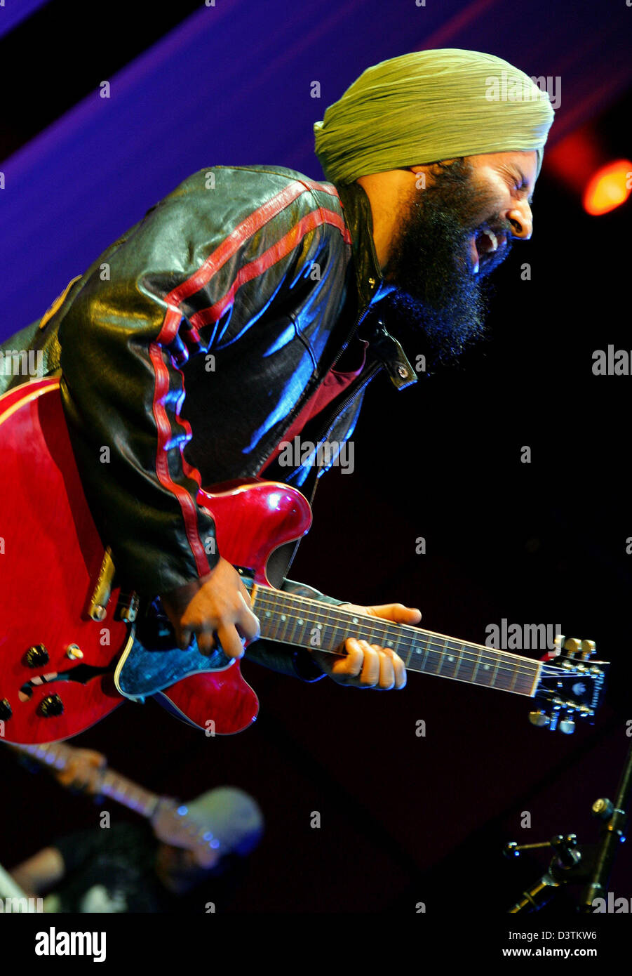 Indian singer Rabbi Shergill performs at the dress rehearsal of 'Dhwani ...