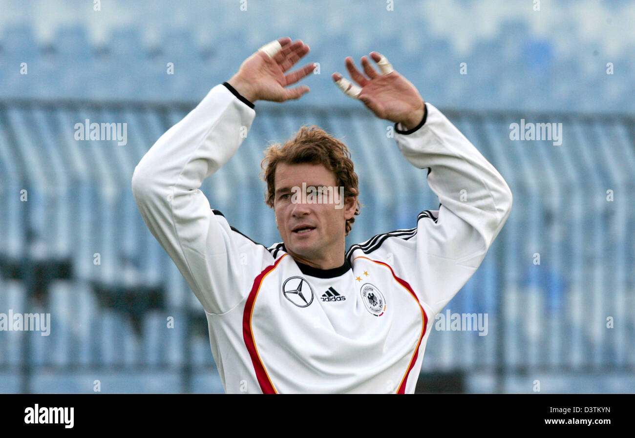 German national team goal keeper Lehmann shown during the training in ...