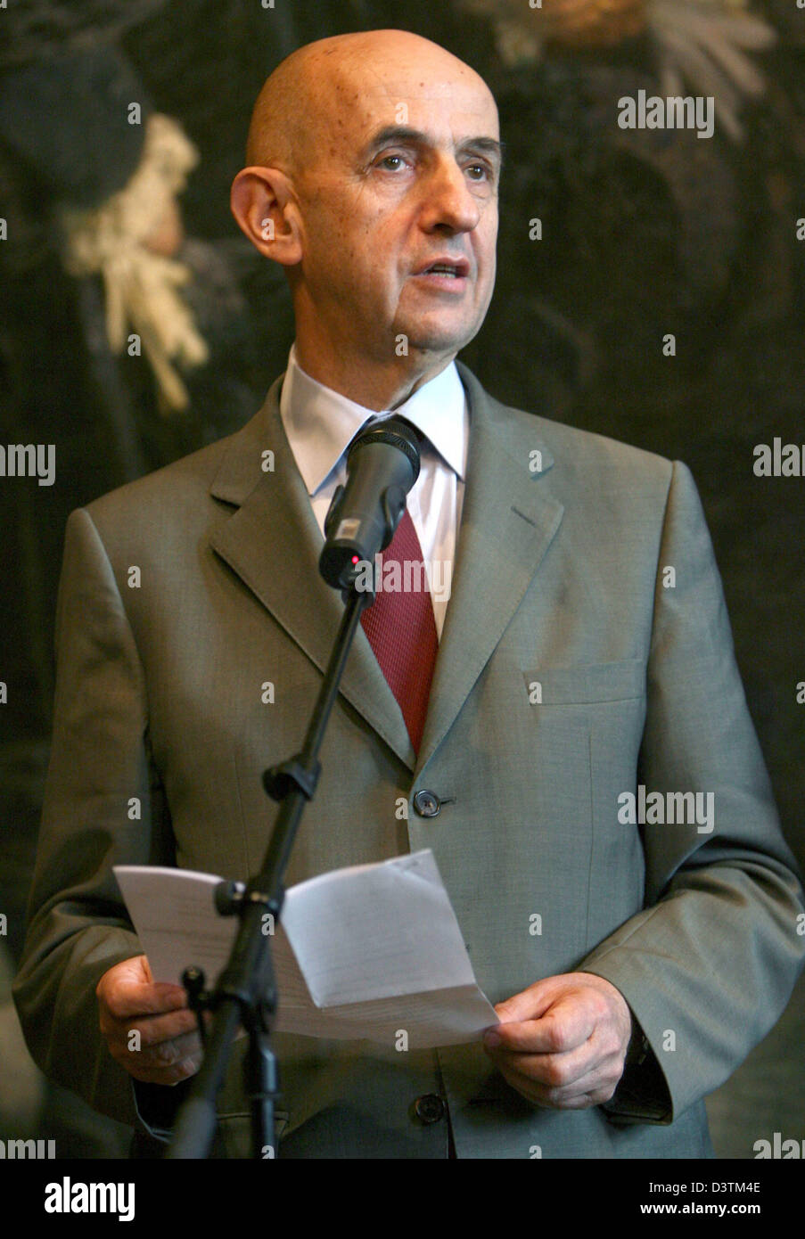 New head of Airbus, Louis Gallois, answers questions during a press ...