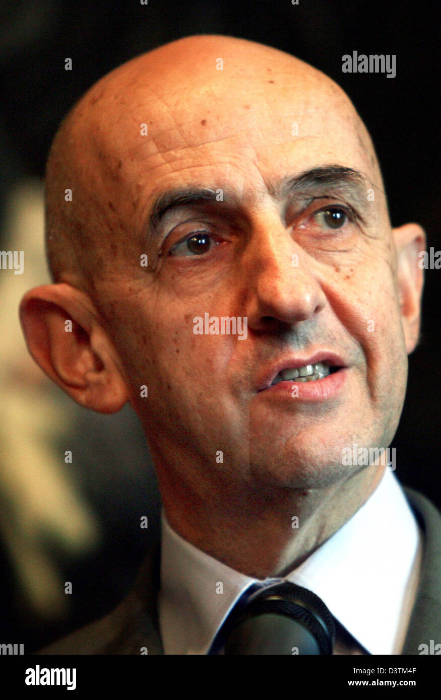New head of Airbus, Louis Gallois, answers questions during a press ...
