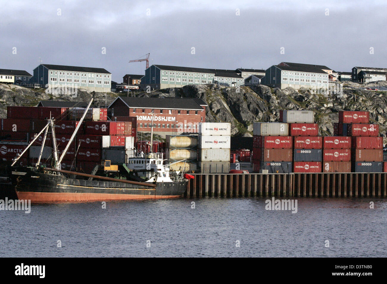 Ship port nuuk greenland hi-res stock photography and images - Alamy