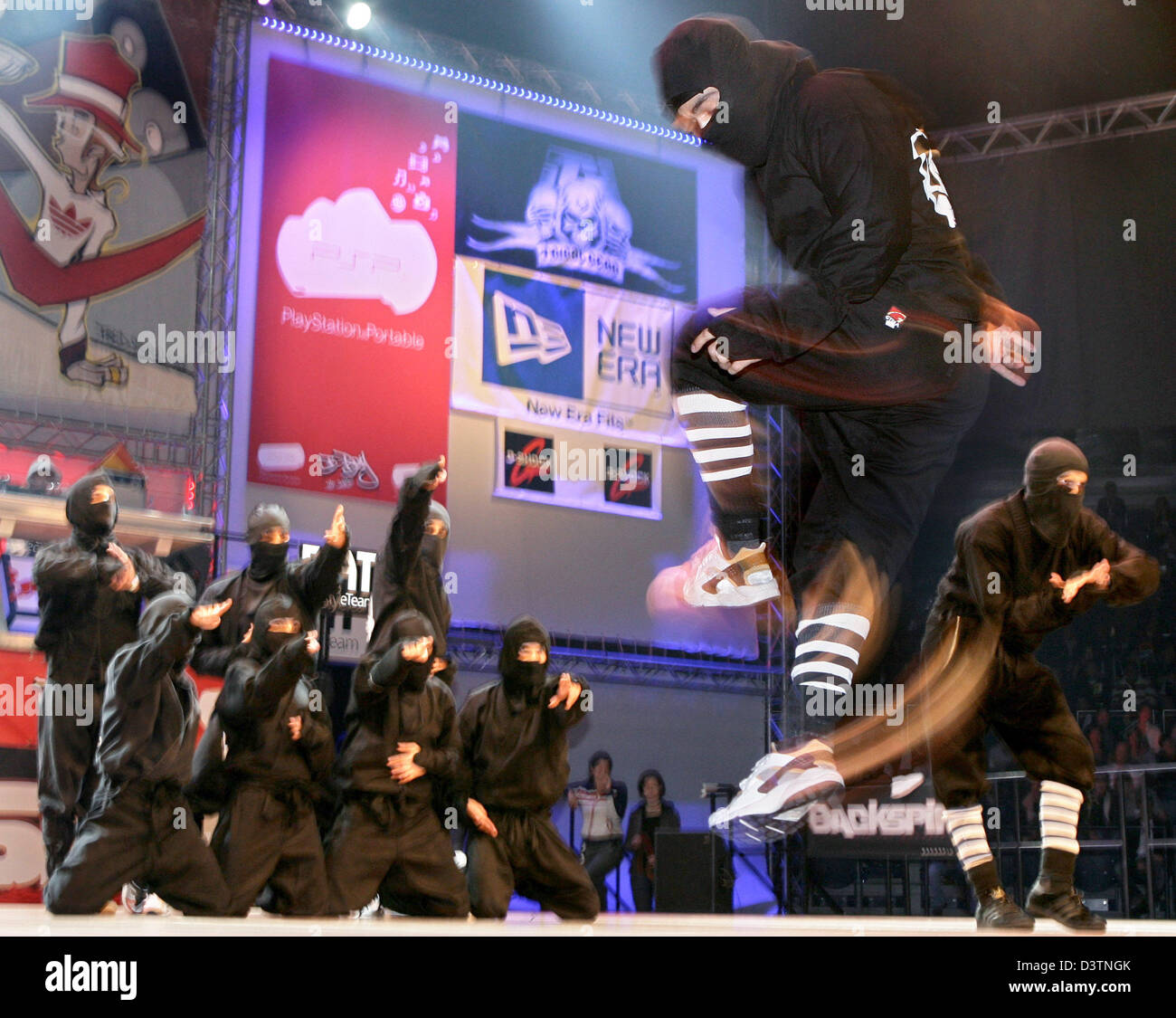 The US-American breakdance group 'Knuckle Head Zoo' performs at the ...
