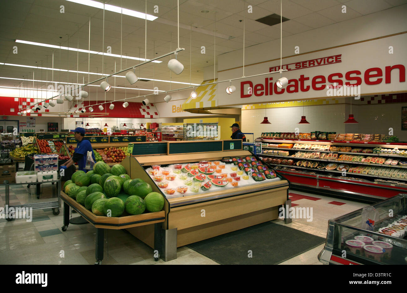 The picture shows a supermarket in Barrow located in the state of ...