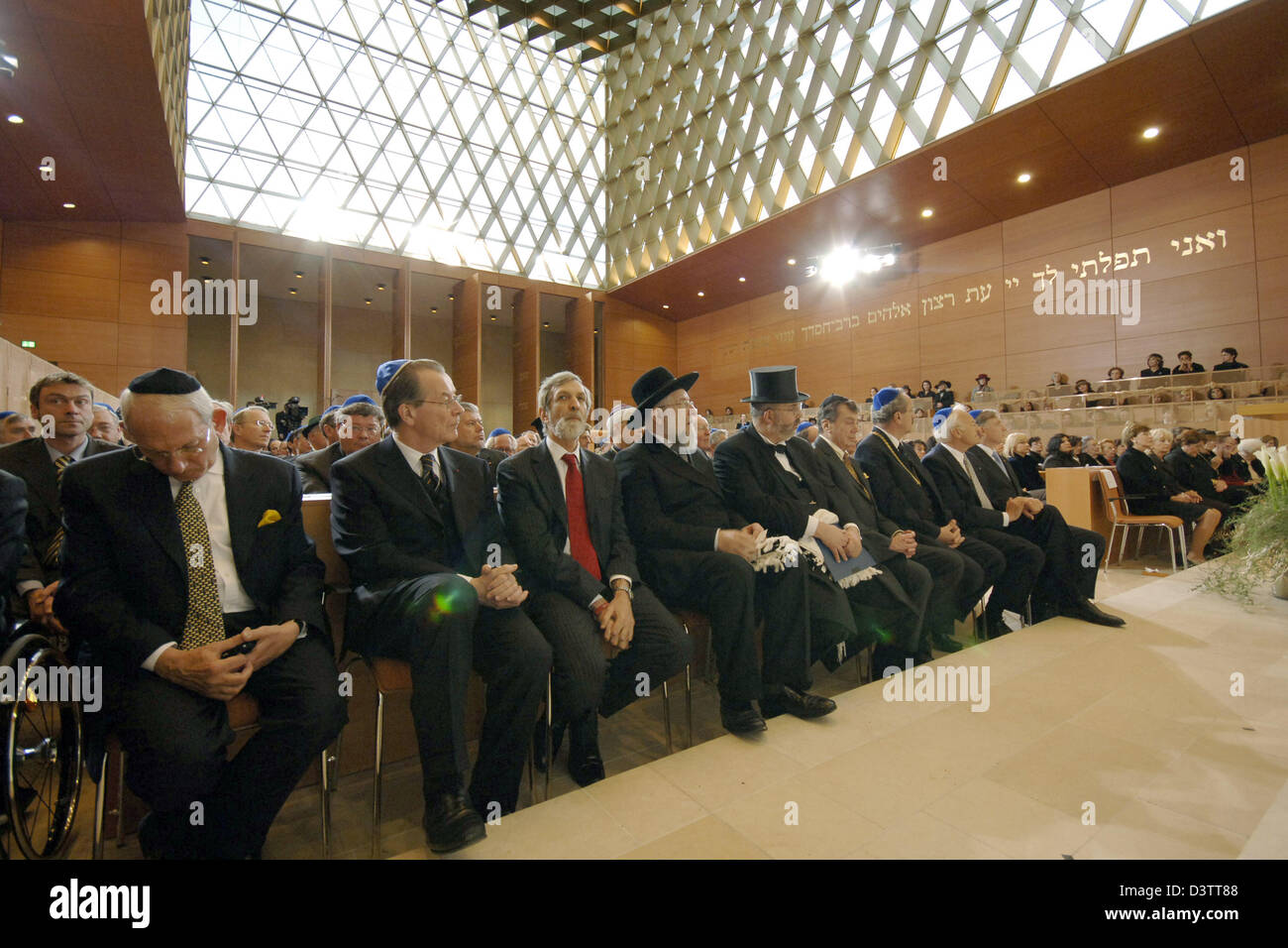 The picture shows the interior of the new main synagogue during its ...