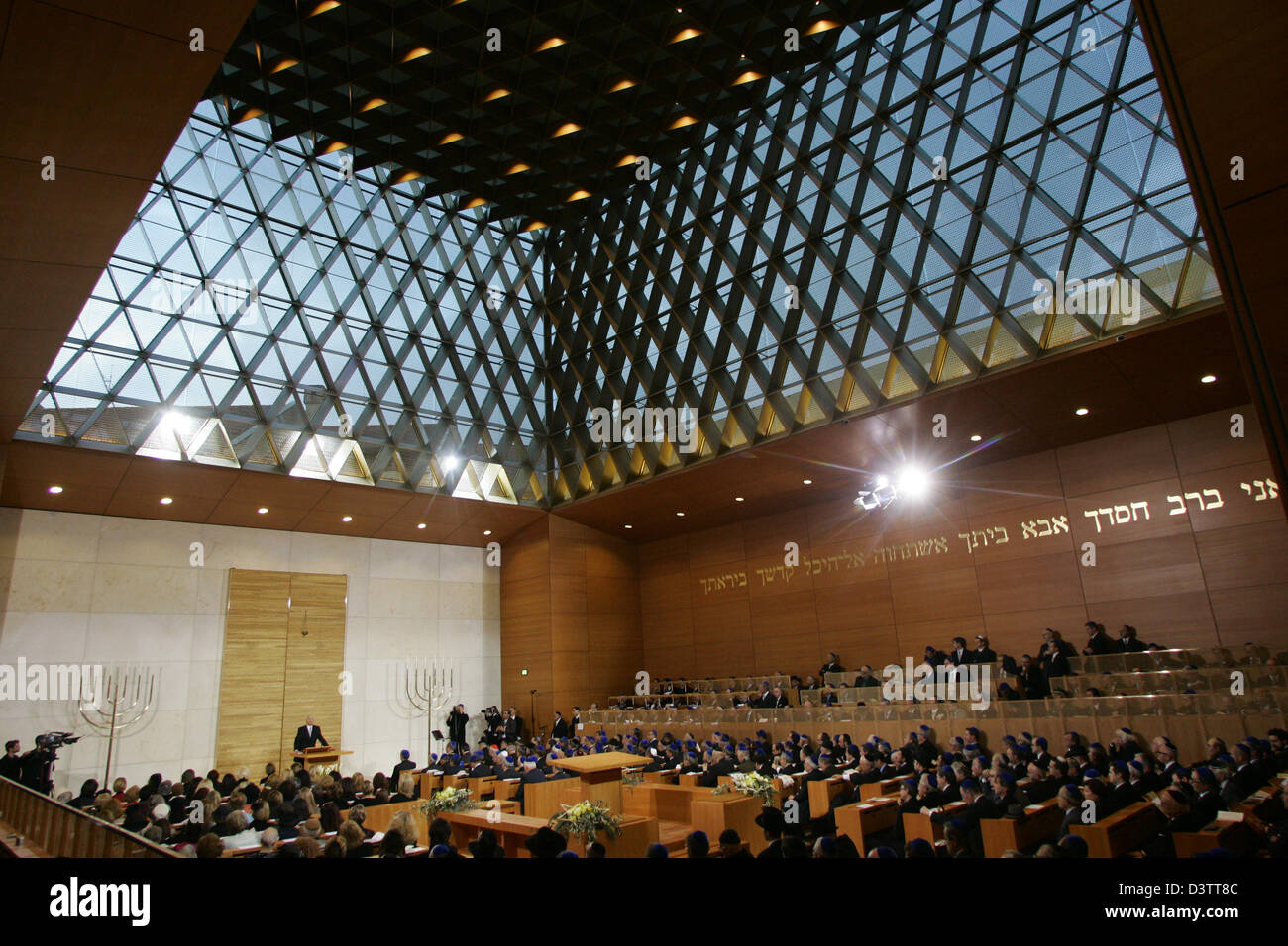 The picture shows the interior of the new main synagogue during its ...