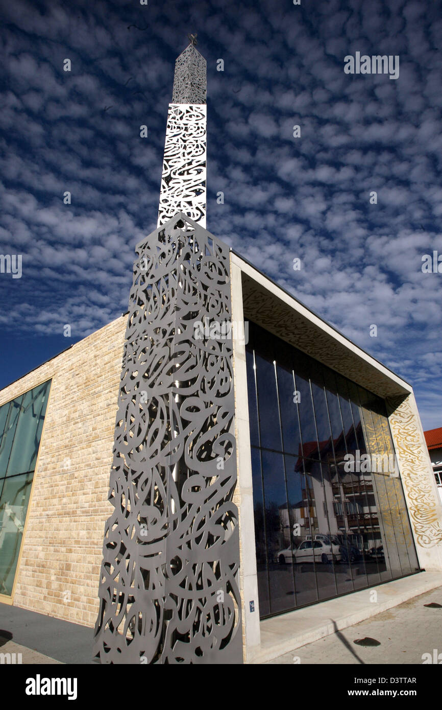 The picture shows the new-built mosque of Penzberg, Germany, 07 ...