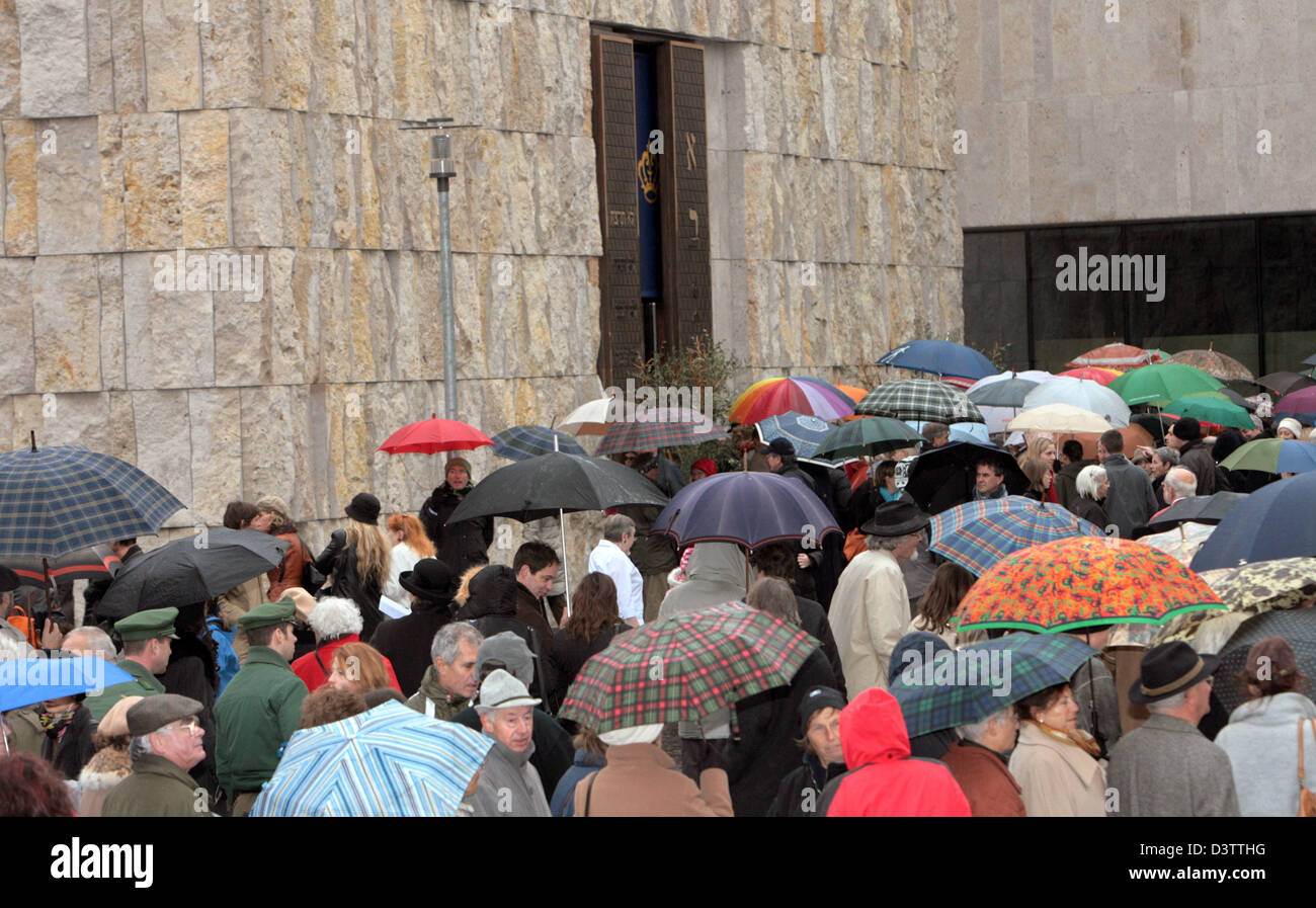 Visitors shown outside the new jewish centre at the new synagogue in ...