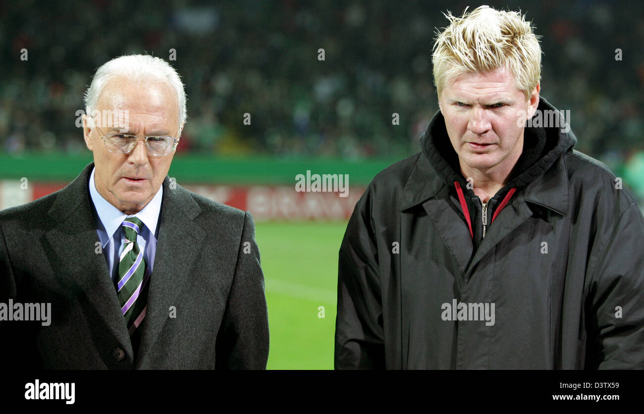 German soccer legend Franz Beckenbauer (L) and former international ...