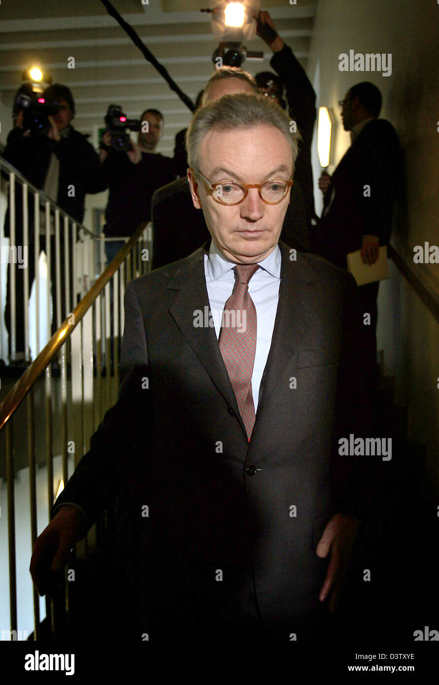 Former Mannesmann CEO Klaus Esser leaves the district court in ...