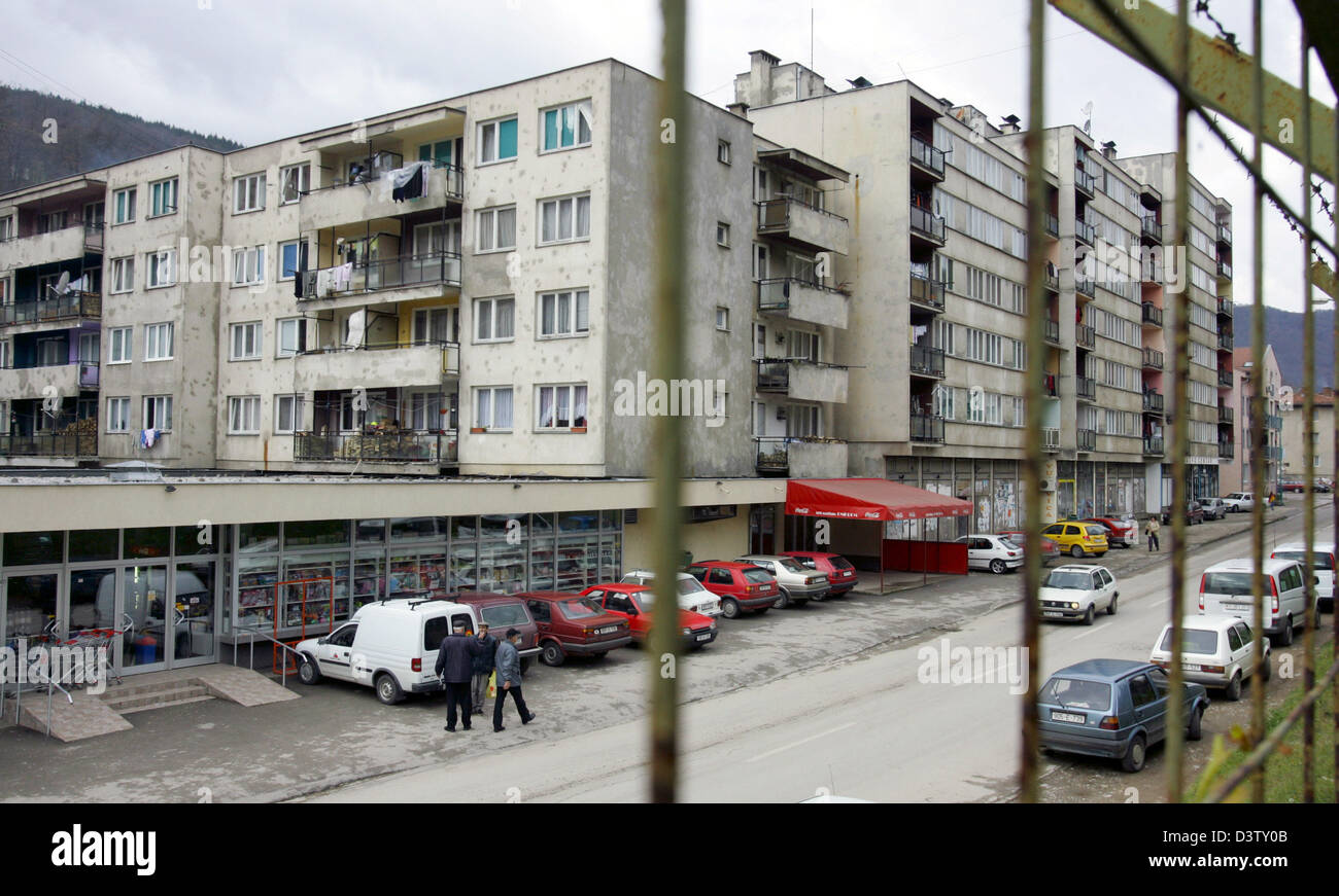 The picture shows a muti storey apartment building in Gorazde, Bosnia ...