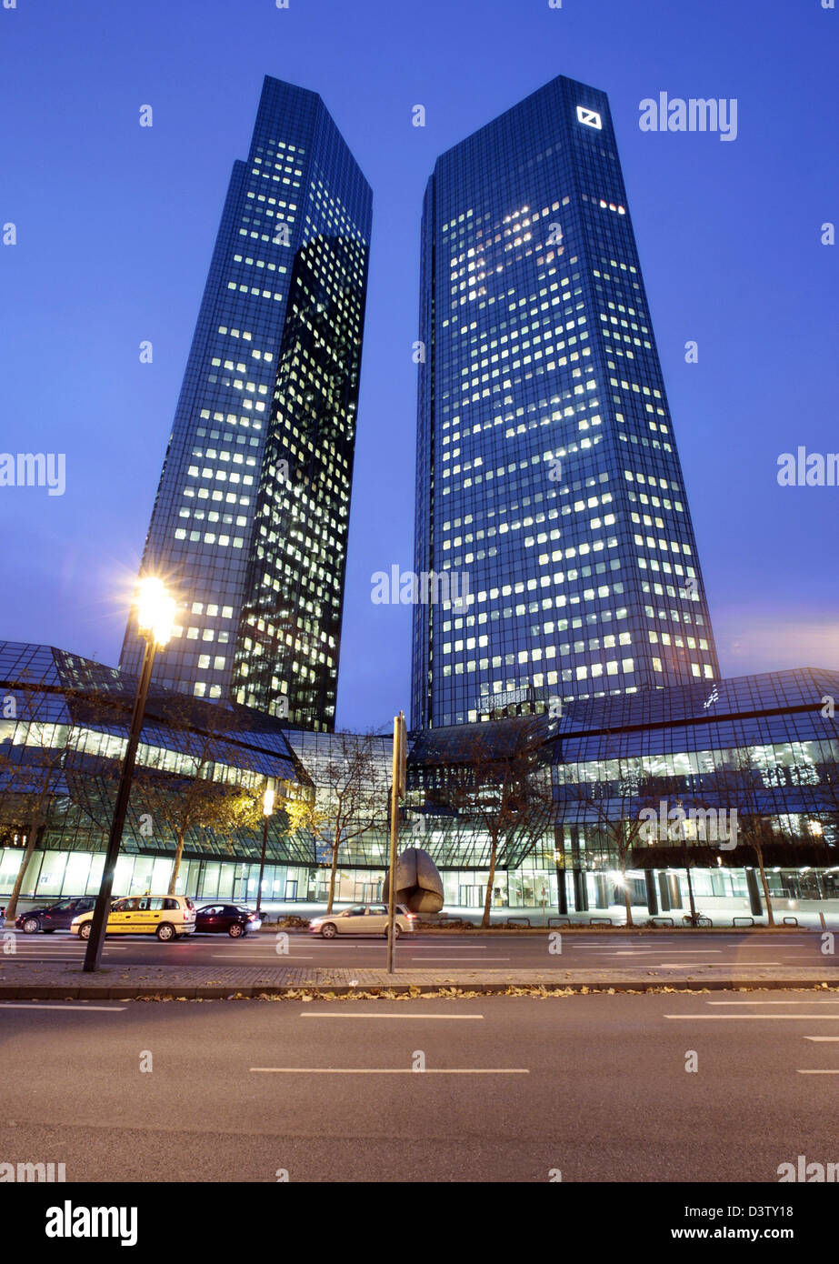 Two deutsche bank towers hi-res stock photography and images - Alamy
